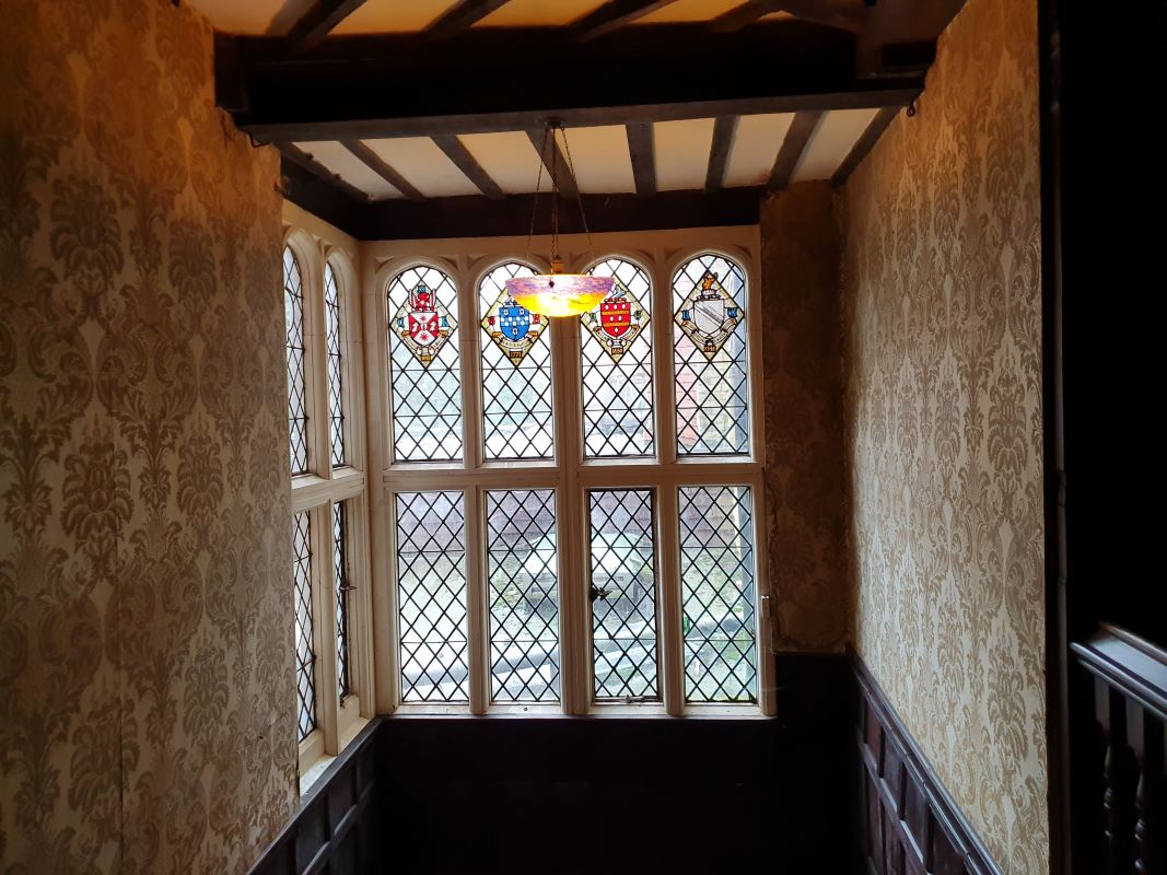 House sold through auction in Rowfant House, Wallage Lane, Rowfant ...