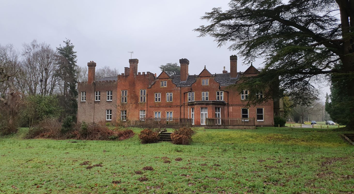 House sold through auction in Rowfant House, Wallage Lane, Rowfant ...