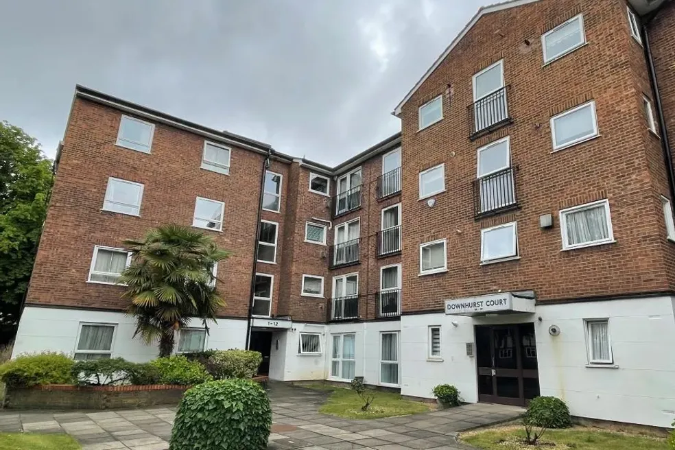 Flat with 2 bedrooms through auction in 5 Triptych House, 8-10 Watsons ...