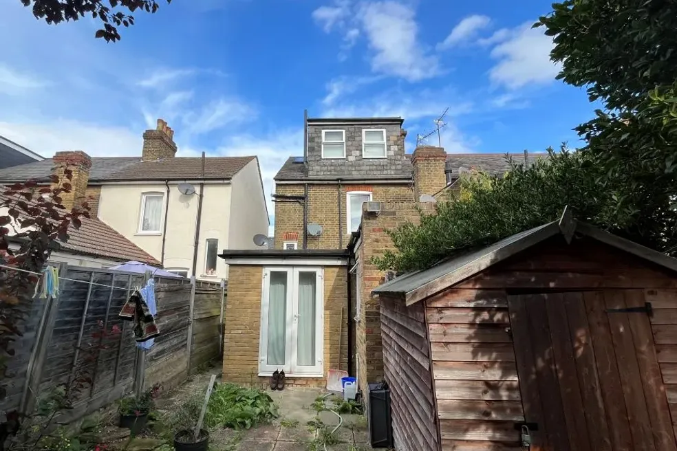 House sold with 5 bedrooms through auction in 24 Forest Road, Cheshunt, Waltham Cross ...