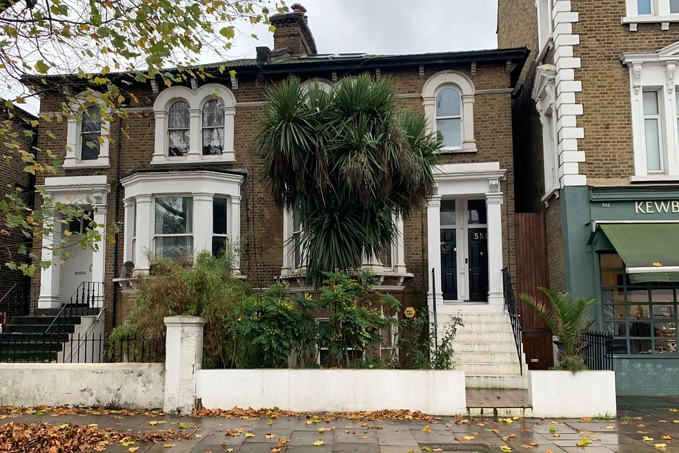 sold through auction in 551 Chiswick High Road, Chiswick, London, W4 3AY | Strettons