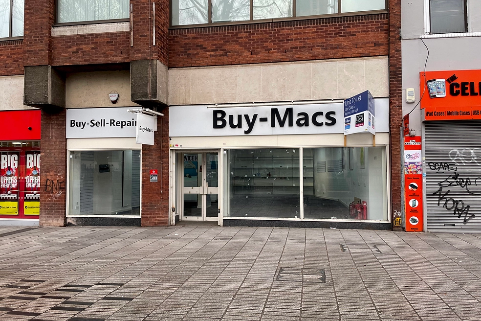 Retail to let in 70 Broadway, Stratford, London, E15 1NG from 1670 to 1670 sqft | Strettons
